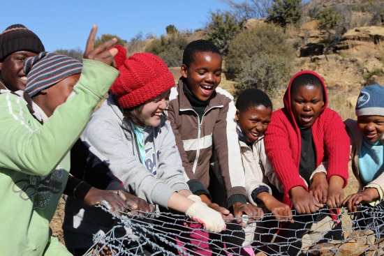 바다 넘어 ‘친구’에게 전한 ‘안녕’